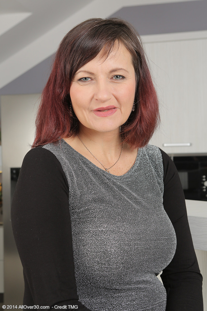 Older Babe 45 Yr Old Justina from Milfs30 Demonstrating a Warm Fur ...